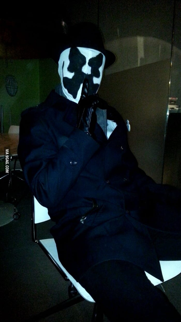 Rorschach cosplay (diy mask) - 9GAG