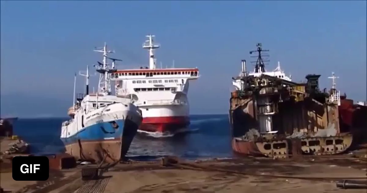 Grounding a ship for scrap. - 9GAG