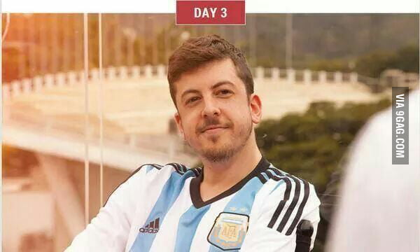 Christopher Mintz-Plasse a.k.a McLovin cheers for Argentina. - 9GAG