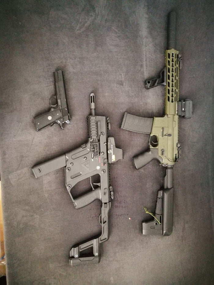 My airsoft collection, small but it's a start. - 9GAG