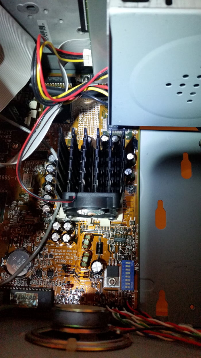 The MoBo of my RetroPC with 256mb Ram, Matrox-Voodoo1 Combo and 400mhz ...