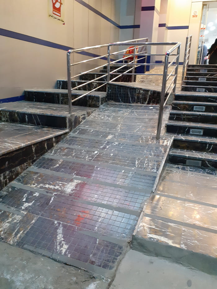 Ramp to a hospital emergency door - 9GAG