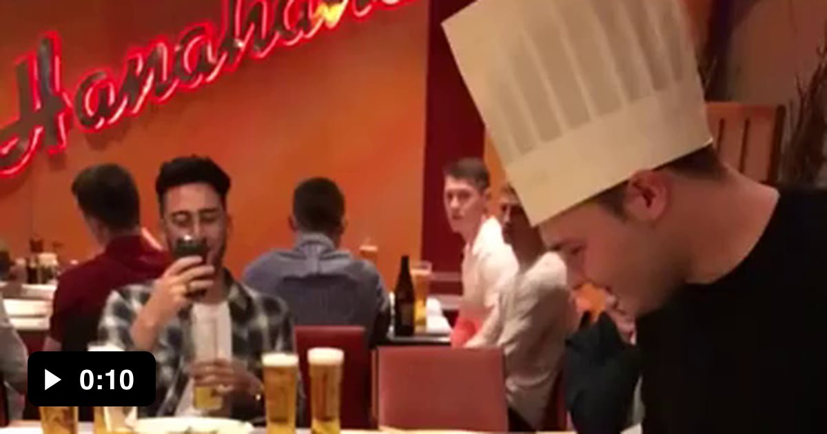 Skillful teppanyaki chef performs amazing egg trick - 9GAG