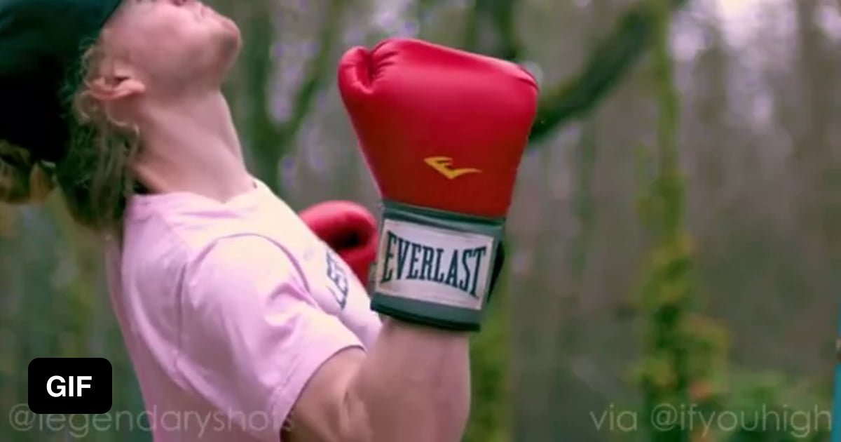 Man boxing a water balloon - 9GAG