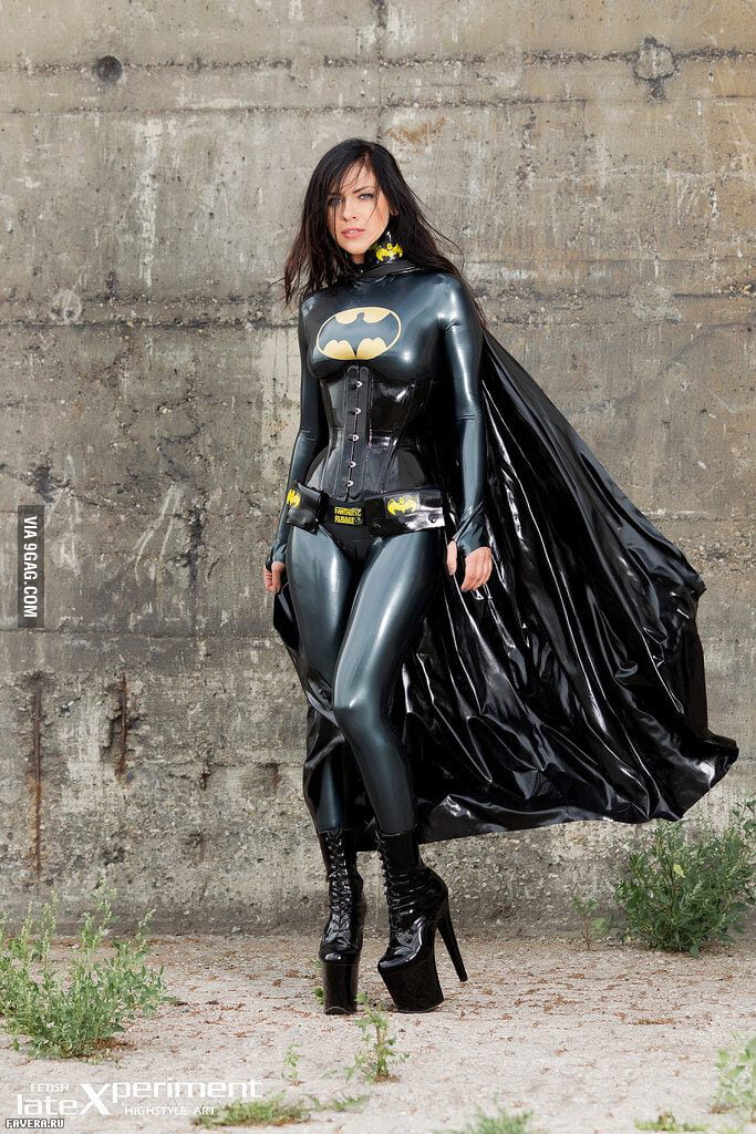 Batgirl - 9GAG