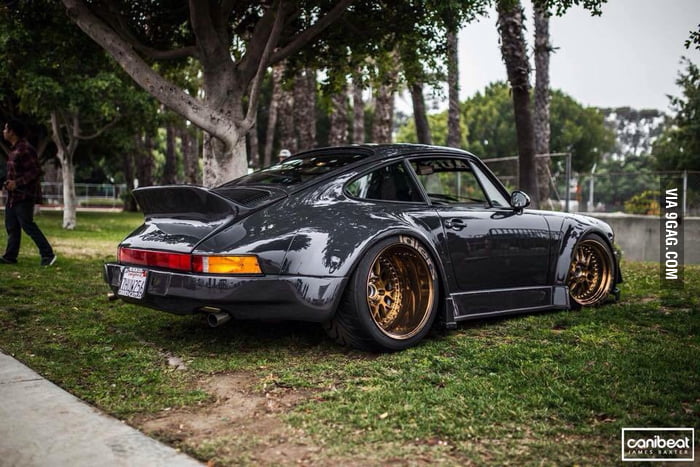 Stanced Porsche with deep dishes - 9GAG