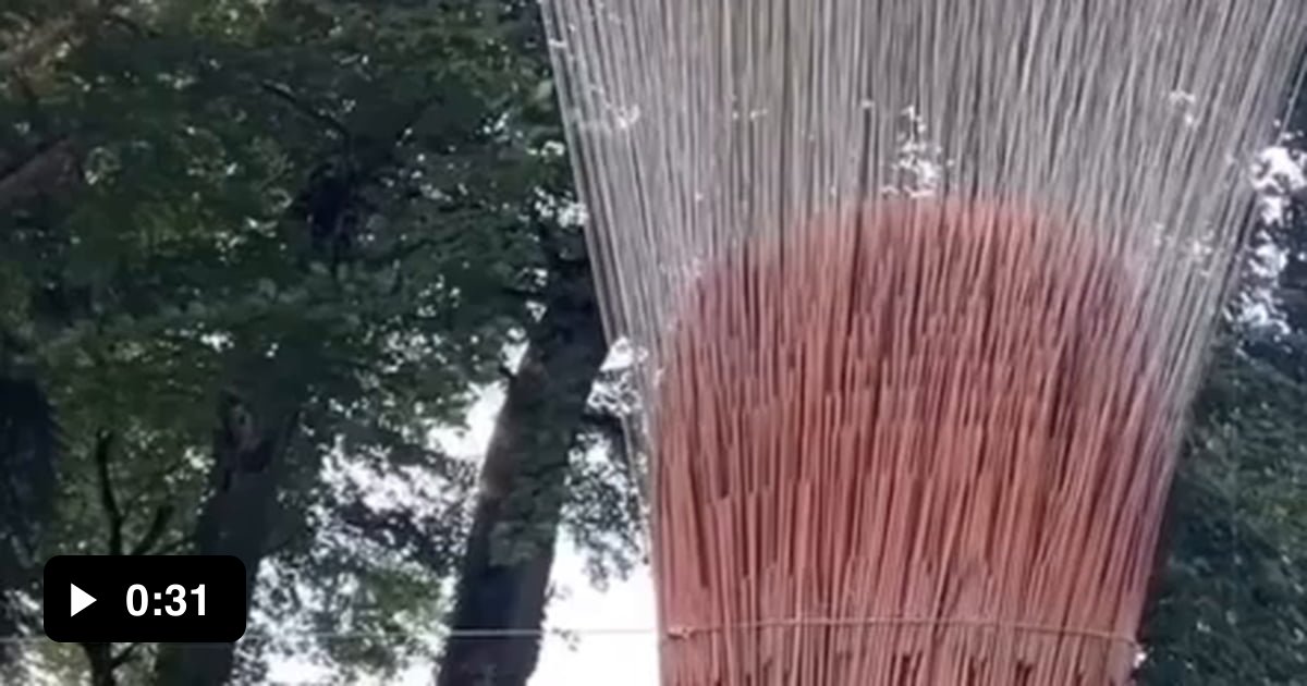 A Giant Wind Chimes - 9GAG