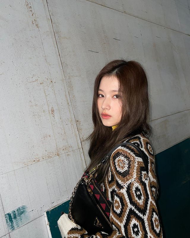 Minatozaki Sana 💕 - 9GAG