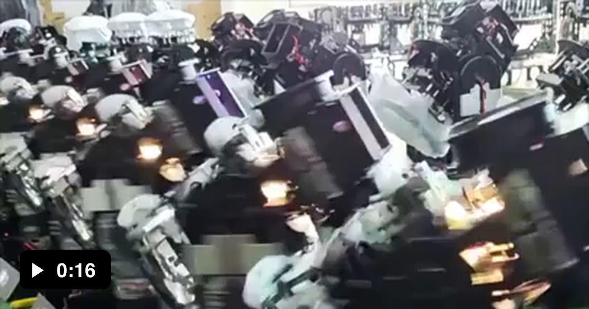 Concert lighting rigs having their own rehearsal - 9GAG