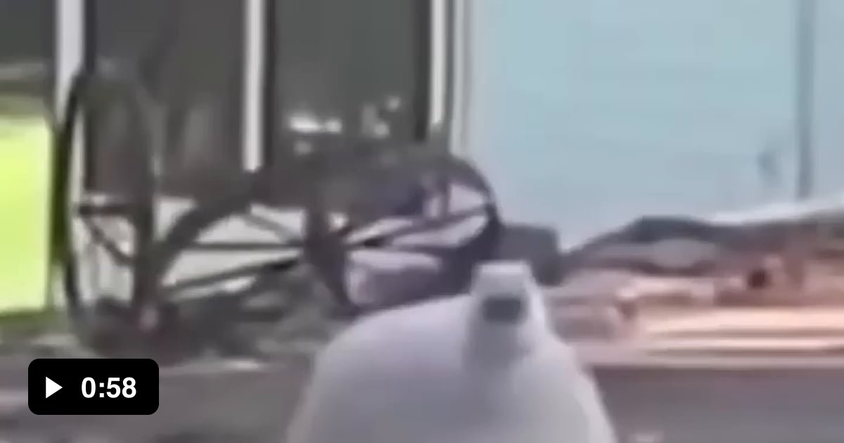 Woman in heels = GTA physics engine - 9GAG