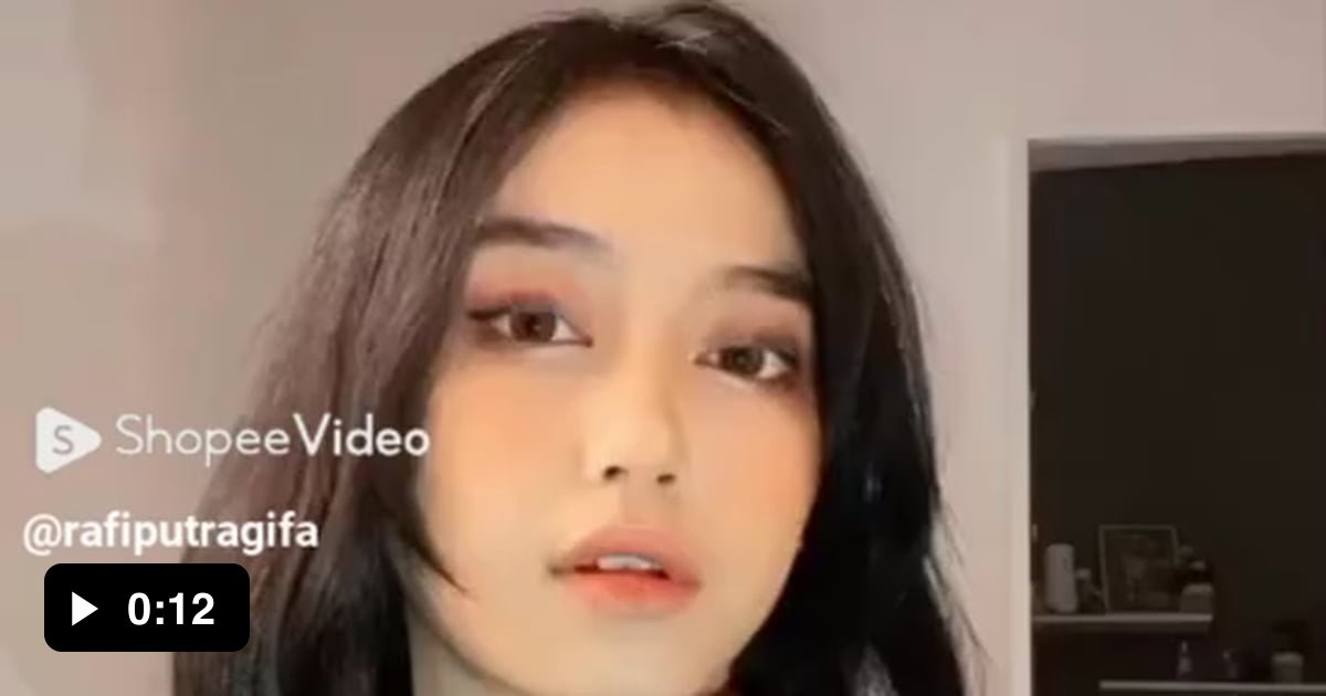 Sepertinya dia jualan kostum ada wong - 9GAG