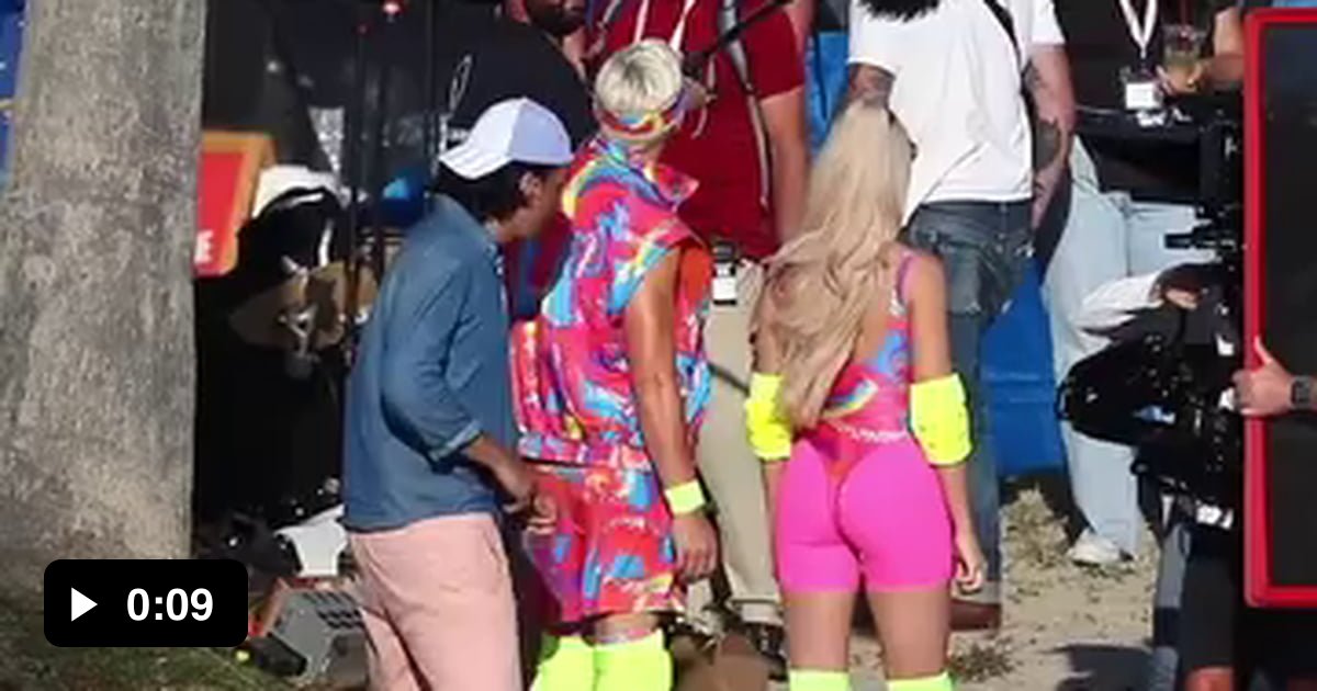 "What's my roll exactly?" - "Slap Robbie in the butt." - 9GAG