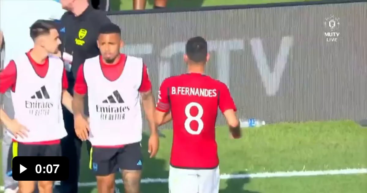 Bruno Fernandes pullig Erik ten Hag away from the 4th official - 9GAG