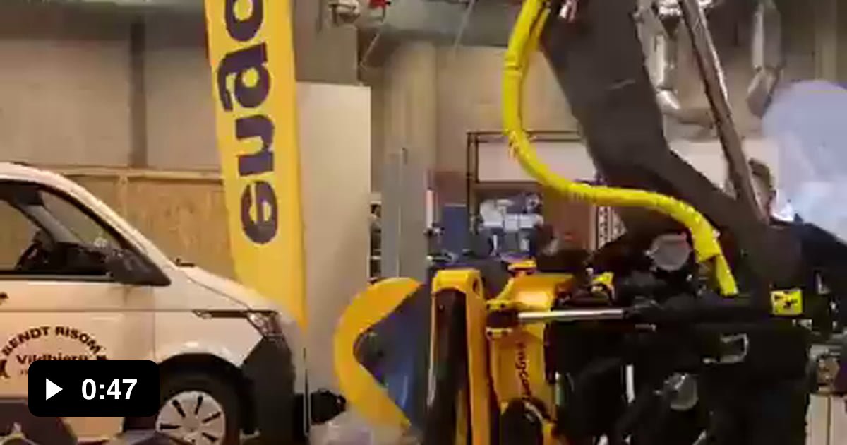 Volvo engcon precision machine - 9GAG
