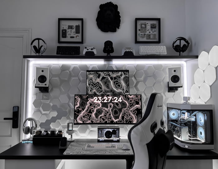 Monochrome Setup - 9GAG