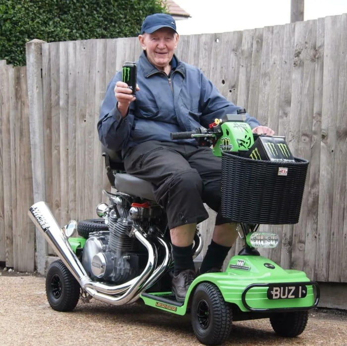 Go go Dave drinker of monster - 9GAG