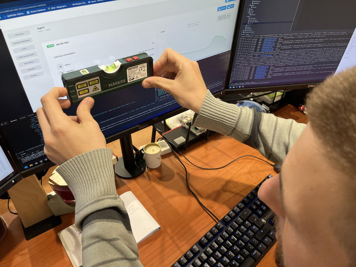 Backend dev doing CSS - 9GAG