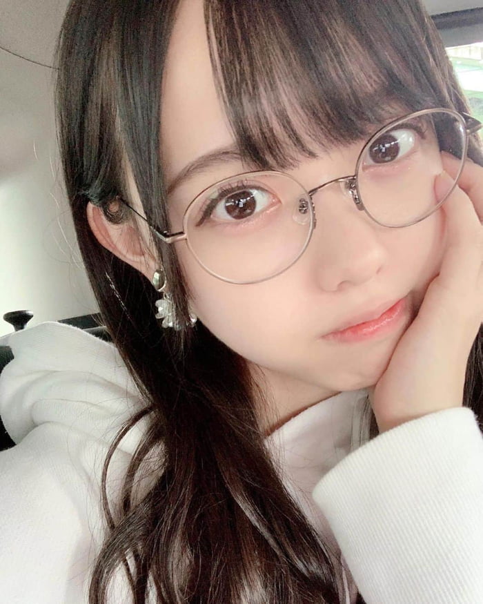 Matsumoto Momona with glasses - 9GAG