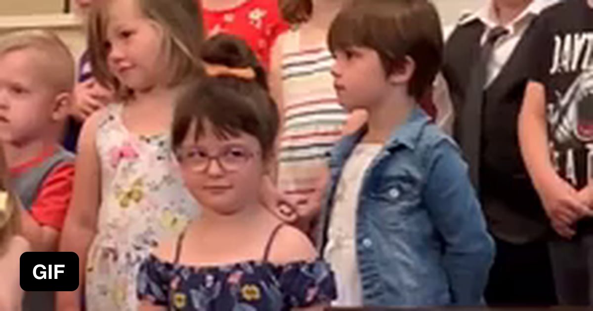 This little girl dancing with no shame at a school recital. - 9GAG
