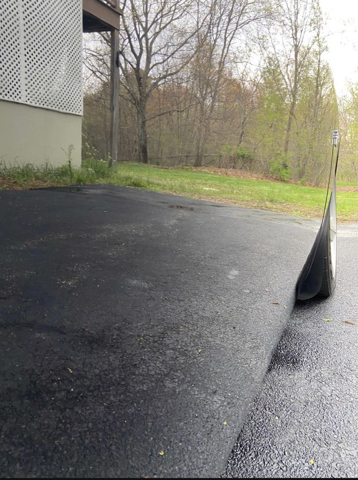 This extremely reflective car - 9GAG