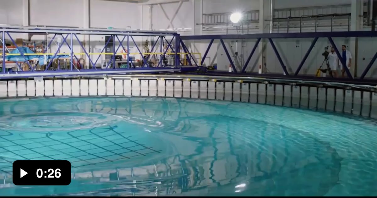 90ft Vertical Spike wave in Slow Mo - 9GAG