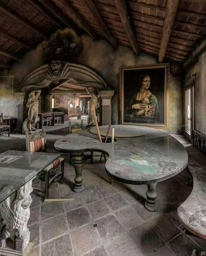 Abandoned art studio in Italy - 9GAG