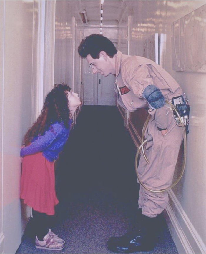 Harold Ramis & his daughter Violet during the filming of Ghostbusters ...