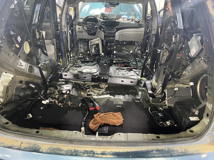 2021 Honda Pilot. This is what happens a broken 18 gauge wire in the ...