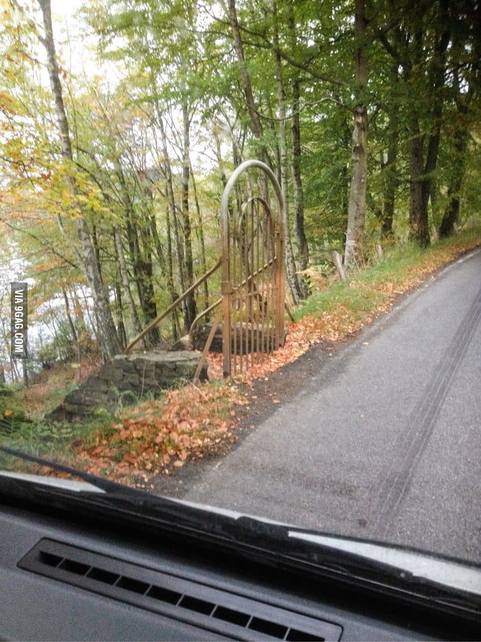 And the award for the most pointless gate goes to... - 9GAG