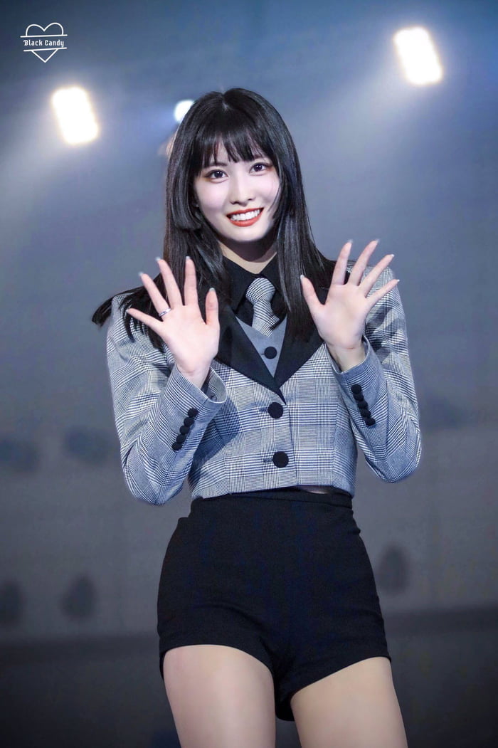 Momo - 9GAG