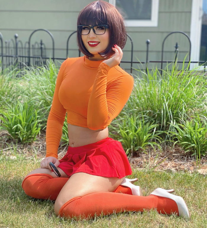 MadEmLush as Velma - 9GAG