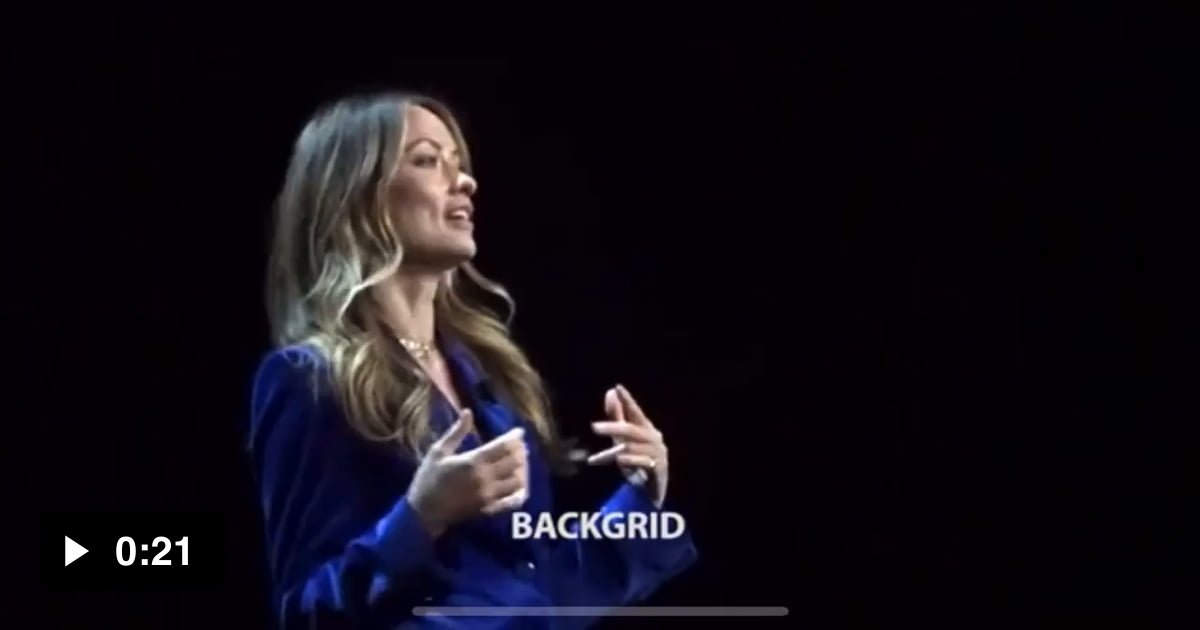 Olivia Wilde savagely served custody papers on stage at CinemaCon - 9GAG