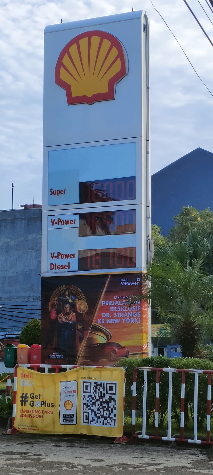 Shell ga mau kalah skrng 16 ribu beda V-power cuma 500 perak. - 9GAG