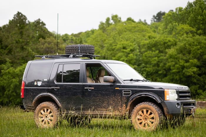LR3 off-road - 9GAG