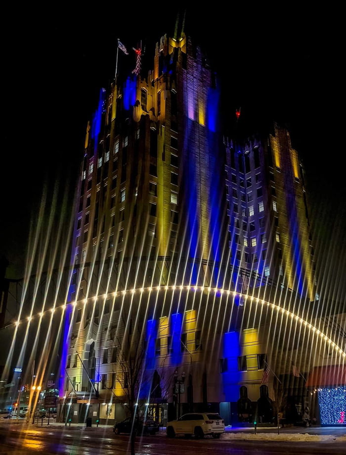 The tallest building in downtown Flint, Michigan is lit up for Ukraine ...