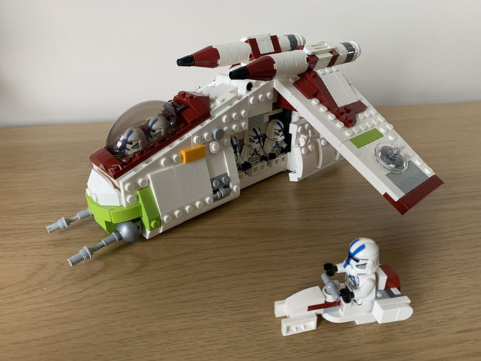 Midi Scale Republic Gunship - 9GAG