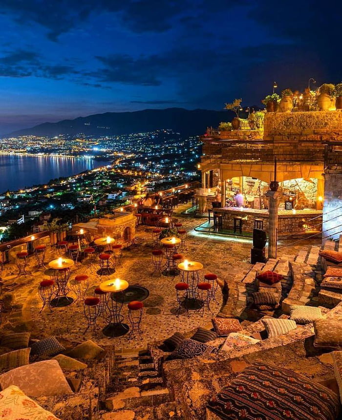 Kastraki bar at the foot of the castle; in Kalamata, Greece - 9GAG