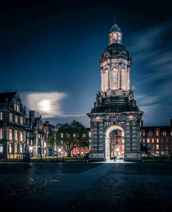 Trinity College at night, Dublin, Ireland. - 9GAG
