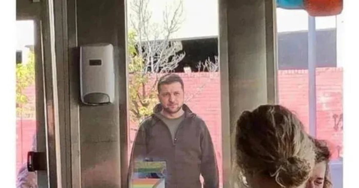 When Trump ate his Big Macs after the meeting - 9GAG