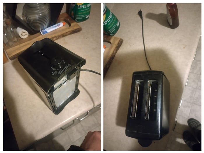 This toaster only gives me alittle over a foot of cord - 9GAG
