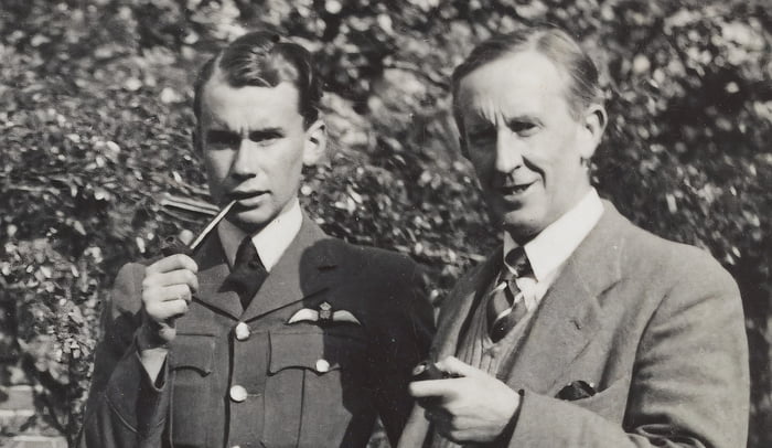 Christopher Tolkien and John Ronald Reuel Tolkien, 1945. - 9GAG
