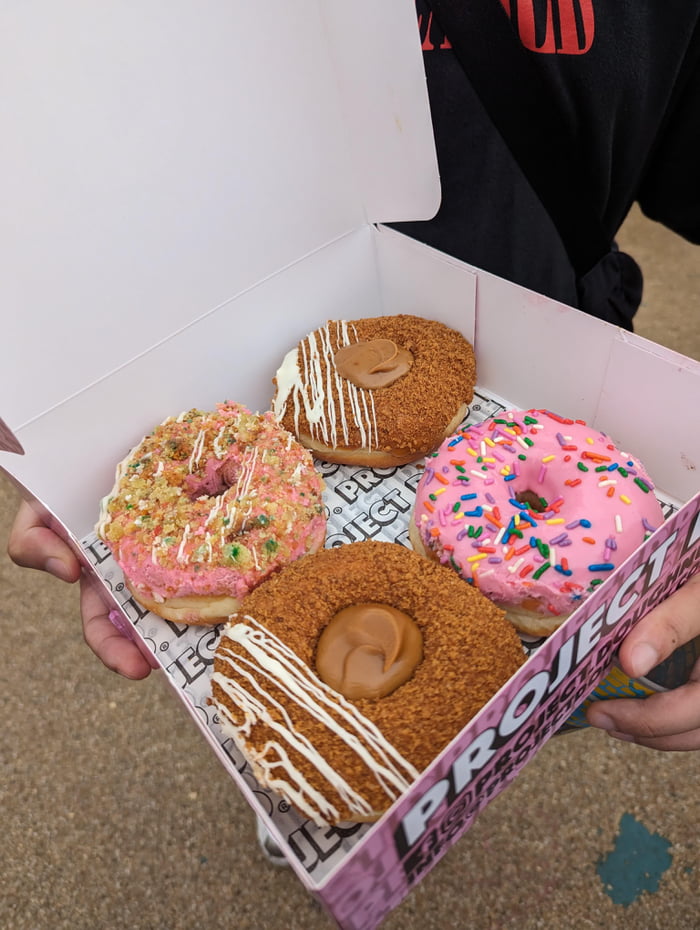 Biscoff & Pink Sprinkle Donuts - 9GAG