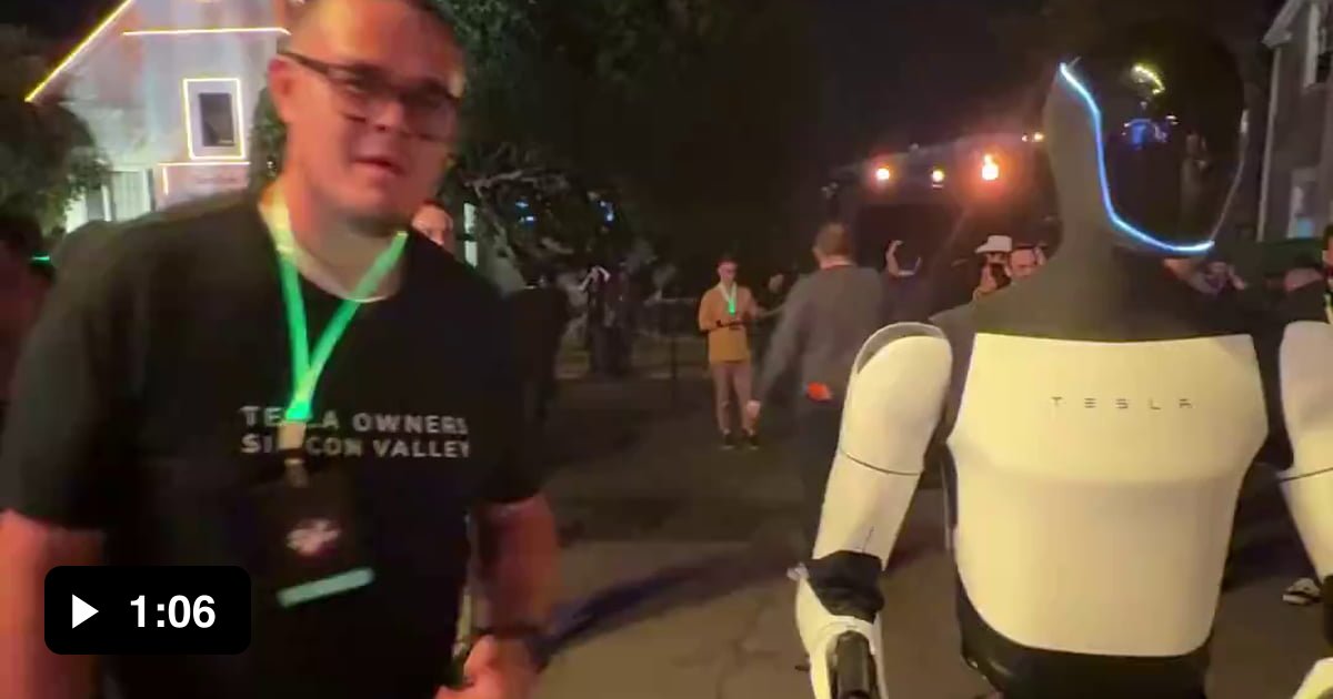 Man talking to Elon Musk's robot. - 9GAG