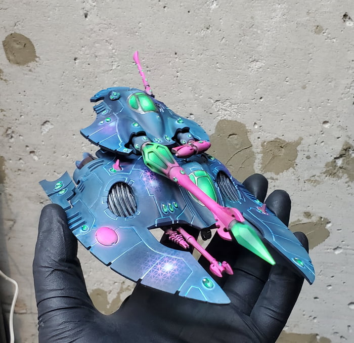 Eldar Fire Prism almost done, base and a few tweaks left. - 9GAG