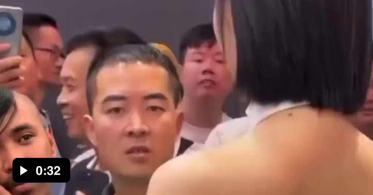 Genshin players to the characters they pull - 9GAG