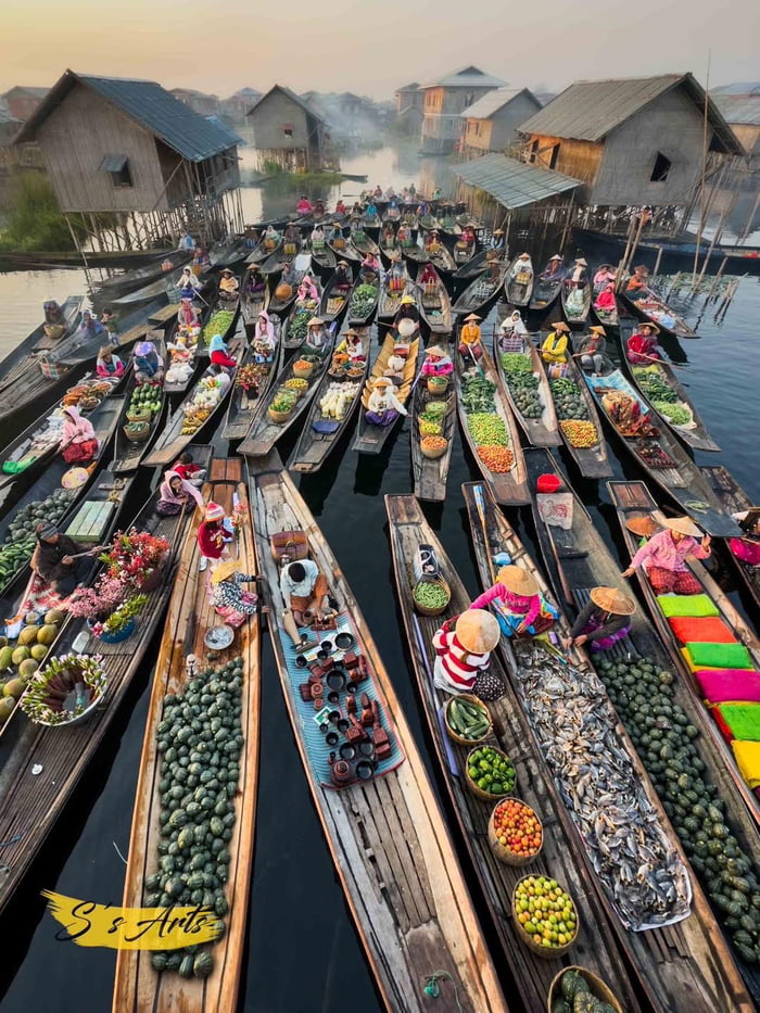 Innlay floating market in Burma. - 9GAG