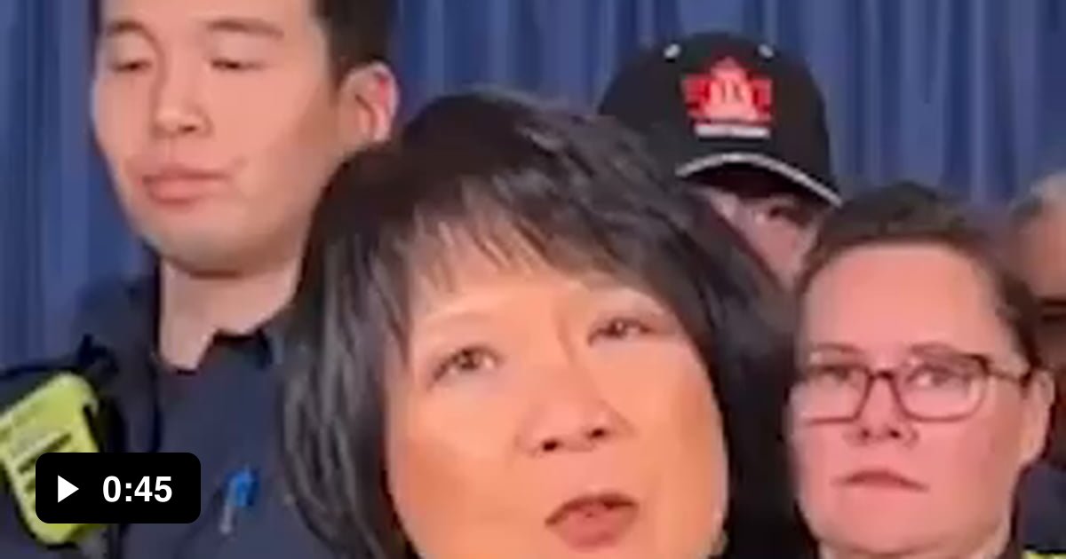 The accent is gold - 9GAG