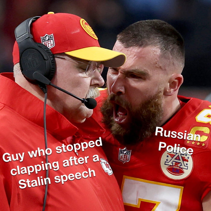 Just keep clapping, everything is fine. - 9GAG