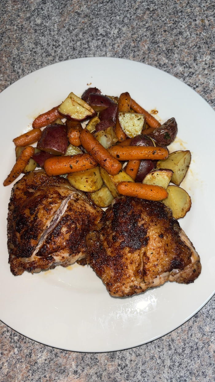 Dinner is served! Looks delicious. - 9GAG