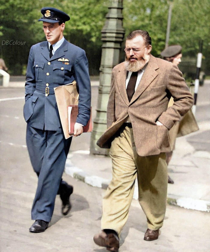Roald Dahl and Ernest Hemingway meeting in London, 29 May 1944 ...